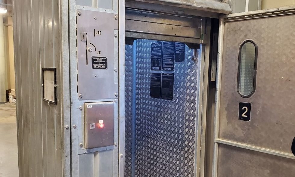 Construction Hoist Manufacturers | UCEL Inc. - Industrial Manlifts